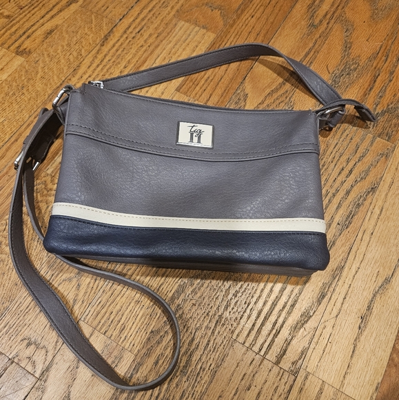 Tignanello | Bags | Tig Ii Crossbody Purse In Excellent Condition Nwot ...